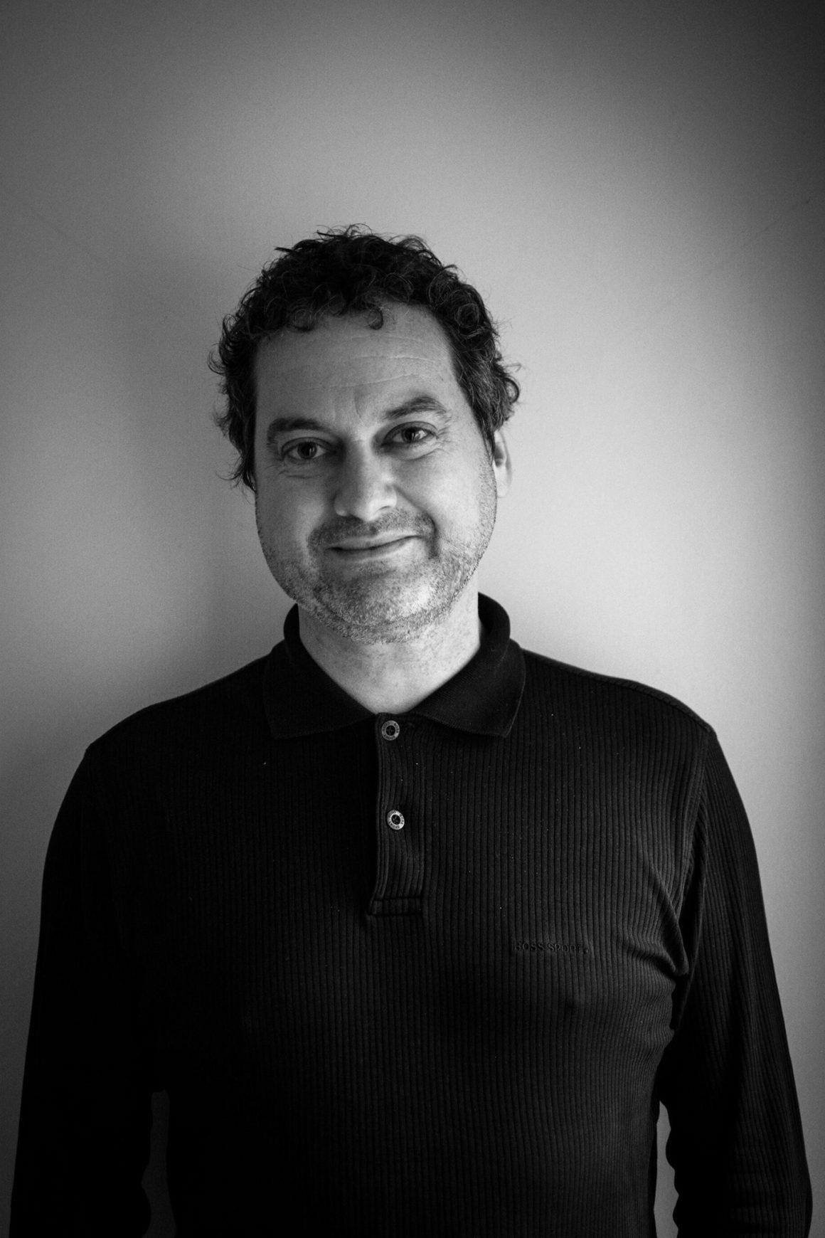 Jamie Stevens adelanta su primer LP en solitario con el potente «Dust ...